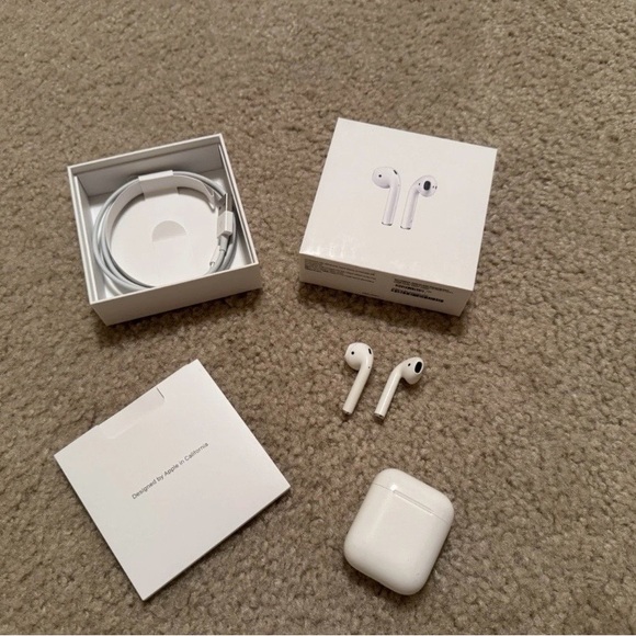 Apple | Cell Phones & Accessories | Apple White Wireless Earbuds With ...